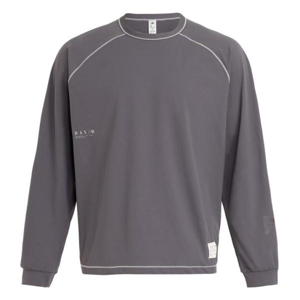 ランニングを日常で楽しむため、ランニングにおけるDAY1に向かっていく人をサポートする「DAY//O」コレクション。このアイテムは、ランナーに必要な機能性を備えながら、洗練されたデザインと自由なシルエットで、ライフスタイルに溶け込む一枚。速...