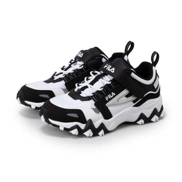 高いグリップ力を備えたアウトソールが安定した歩行をサポートし、ベルクロ仕様によりお子さま自身で簡単に着脱できる利便性を高めたモデルです。合成皮革アッパーを採用し、耐久性と洗練された外観を両立。【サイズ目安】(個人差がございますので、あくまで...