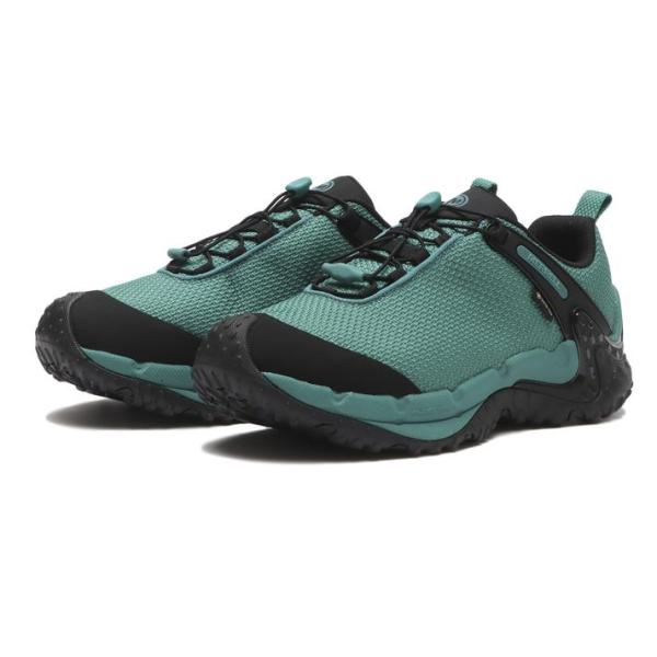 『CHAMELEON (カメレオン)』シリーズは、2001年に初代モデルが誕生してから24年が経った現在も、独創的なデザインと機能性の両立により、ハイキング＆マルチアウトドアシューズとしての枠を超え、ファッション・カルチャーシーンまで多くの...