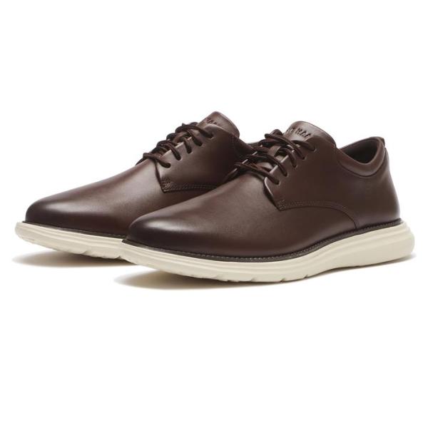 COLE HAANの伝統的なプレーントゥ オックスフォードアッパーを使用、クッション性のあるフットベッドにEVAミッドソールを合わせる事で常に快適なクッションを発揮できるようになっています。またEVAミッドソールにする事で軽量性能を向上。毎...