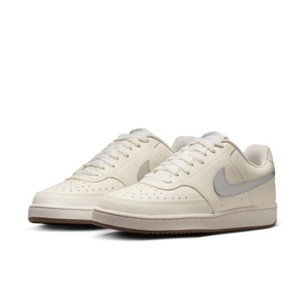 IV4698-133《商品説明》Nike Court Vision Lowウィメンズシューズ80年代のバスケットボールのオールドスクールスタイルがお好きですか？Court Vision Low を試してみてはいかがでしょうか。合成皮革とラバ...