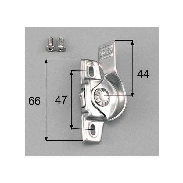 部品名 : クレセント（右用）品種 : 台座寸法[66〜67]商品コード : R1Y63色 : シルバー内容物 : 本体×１、取付ネジセット×１備考 : 寸法：取付ネジ穴ピッチ47ミリ、材質：金属製、表示：TP61商品名 発売時期：太陽80...