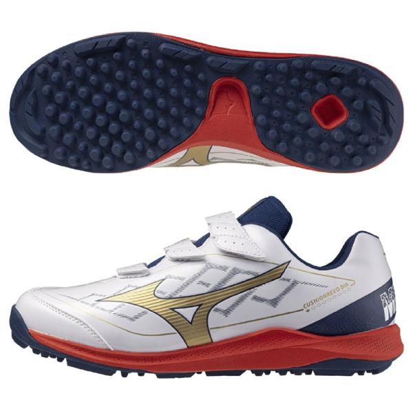 グリップ力と足への優しさを追求。クッションレボシリーズの野球専用トレシュー。●甲材：人工皮革●底材：合成底●質量：約305g（27.0cm片方）●ウィズ：3E相当の方向け●インソール：BBインソール（取り外し可）●EGソール●シューズ袋なし...