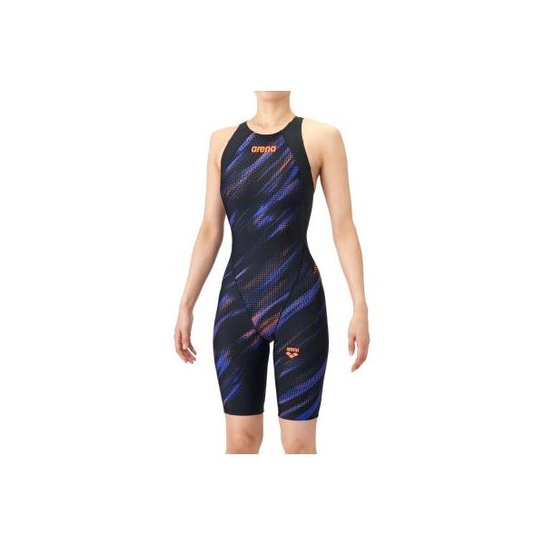 環境に配慮したリサイクルポリエステルを使用したニット素材ECO AQUASTRIPEを採用。初級レーシングスイマーへ向けた「AQUA RACING」シリーズ。公式大会に出場するために必要なWORLD AQUATICS(世界水泳連盟)承認モデ...