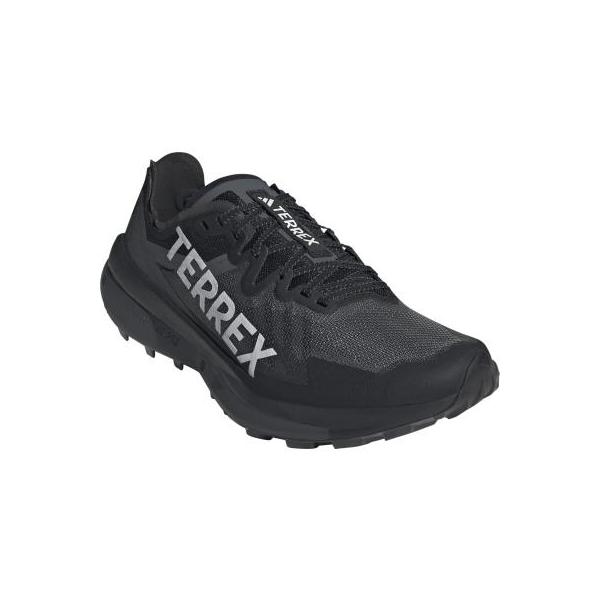 トレイルでの疾走に適した、軽量パフォーマンスシューズ。軽さを追求した構造で、どんな路面でもクイックに駆け抜けられるようサポート。軽さとクッションの反発力のバランスがちょうどいい、LIGHTSTRIKE PROミッドソールを搭載したアグラヴィ...