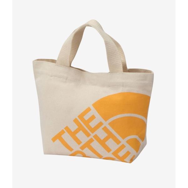 ビッグロゴがスタイリングのアクセントにもなる、オーガニックコットン製の小型トートバッグ●ポジティブなライフスタイルを送ろうというメッセージを込めた「RAMP（ランプ）」シリーズ●登り坂という意味の「RAMP」を右肩上がりのロゴデザインで表現...