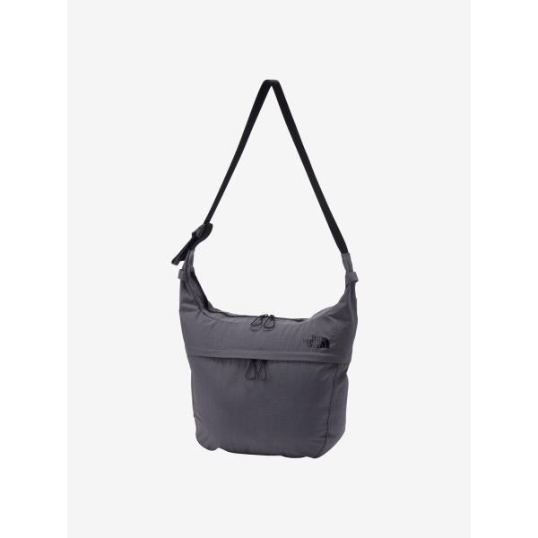 日常の手回り品にアクセスしやすい二層構造のショルダーバッグ・テクニカルパックのパッキング方法から着想を得た「Menow（メノウ）」コレクション・上部と下部にコンパートメントをもつ二層構造・ベビーカーなどに掛けやすくマザーズバッグとしてもおす...