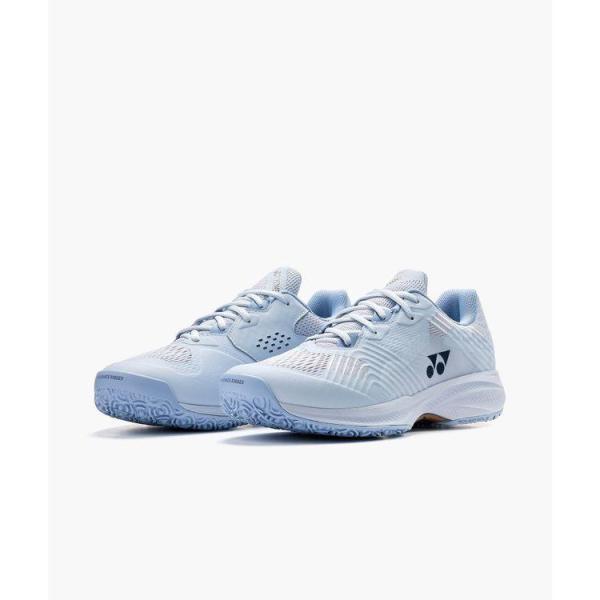 パワークッション プラスデュラブルスキンライトパワーカーボンダブルラッセルメッシュトウアシストシェイプ●ローカット●3E設計●クレー・砂入り人工芝用●アッパー：合成繊維+合成樹脂●ミッドソール：合成樹脂●アウトソール：ゴム底※製品改良の為、...