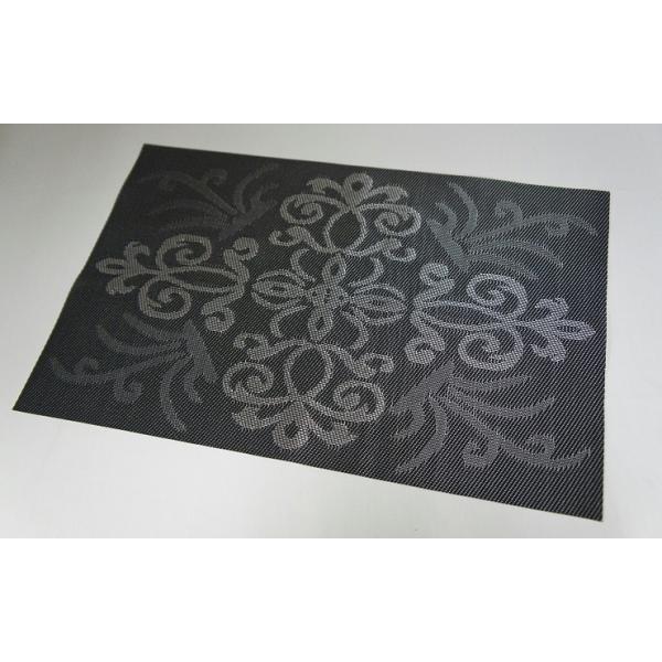 オシャレなダマスク柄でホテルやカフェで使用されている本格派のランチョンマット。シンプルでありながらモダンな雰囲気が素敵なランチョンマットです。敷くだけで高級感の出る、存在感がありながらも乗せるお料理を引き立てる、シンプルイズベストなランチョ...