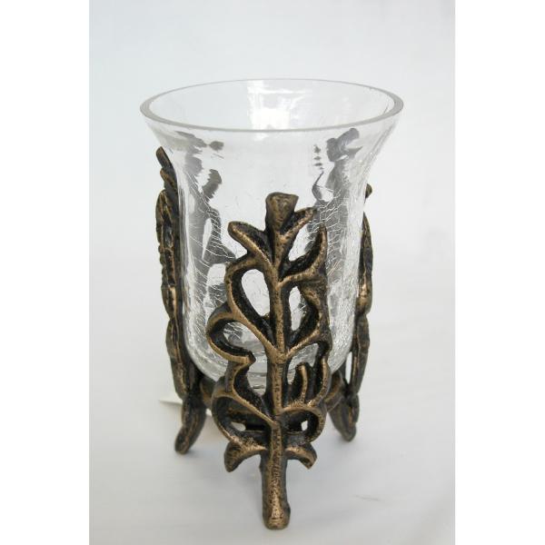 フレンチクラシックスタイルのベースデザインとクラックガラスの組み合わせはかなり高級感がありますがお得な価格で販売させて頂いています。キャンドルホルダー材質：樹脂・ガラスサイズ：8.5×8.5 H13.5 cmMade in China