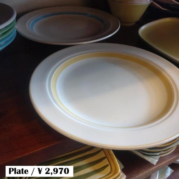 サイズ直径27.2×H2.7cm素材陶磁器電子レンジ　可家庭用食洗器　可オーブン　可乾燥機　可直火　不可日本製ラインがかわいいレトロなダイナープレート。シンプルにパンとサラダ。スープマグとか置いてワンプレーとランチにちょうどよさそうなサイズ...