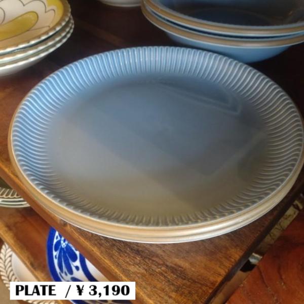 サイズ直径25.4×H3.2cm素材磁器電子レンジ　可家庭用食洗器　可オーブン　可乾燥機　可直火　不可日本製アメリカの南部の広大で豊かな農地の美しさと農業の伝統からインスピレーションを受けたシリーズです。自然から取り入れた色使いとクラフト感...