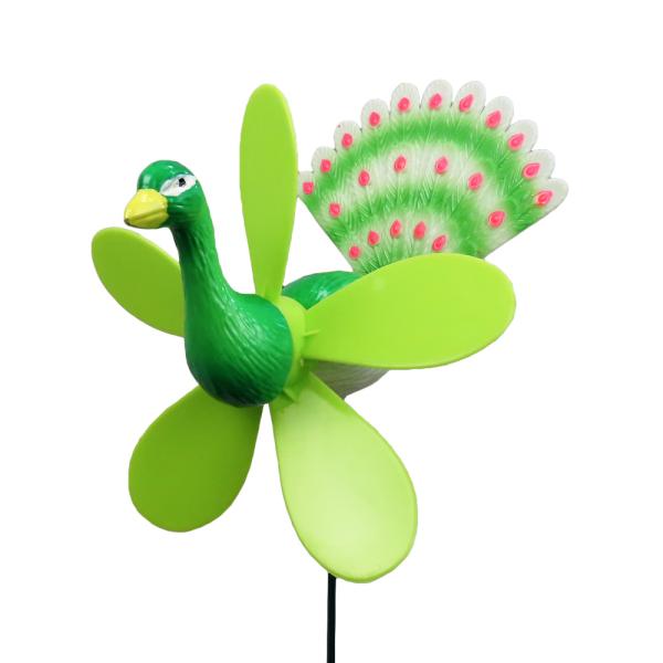 ■ Yard Stake PEACOCK WITH PINWHEEL (Green) ■鮮やかなカラーのクジャクのガーデンピックです。風車が付いていて、風が吹くとクルクルと回ります。プランターや花壇に設置して、玄関周りやお庭を楽しく飾りつけ...