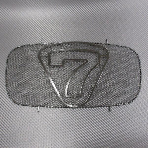 BIG7ブラックのグリルにブラックのメッシュが付いているタイプです90年以降・Ｓ３モデル用　※最新の160にも装着可能※取り付けに関して基本的には、簡単に取り付け可能な商品ですが、車体特性上若干の個体差がありますので穴位置が多少ずれる、ボデ...