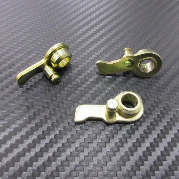 No.30。ポンプ　コントロールレバー奥側に1箇所穴が開いています価格は1個です。