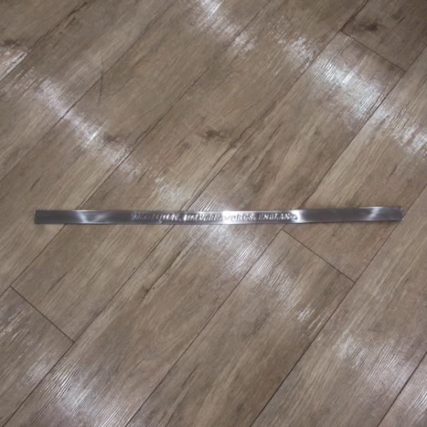 モーガン サイドシルプレートMORGAN Door threshold plate - stainless steelステンレス製のサイドシルプレートです「MORGAN,MALVERN,WORCS.ENGLAND」のフォントロゴ入り取り付け...