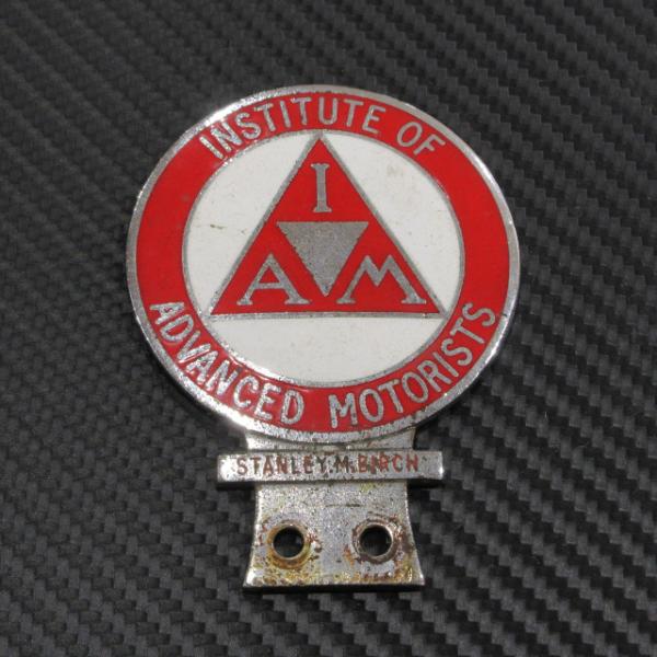 INSTITUTE of ADVANCED MOTORISTS カーバッジ英国上級運転者協会IAMのカーバッジサイズ(mm)：103*76*3※中古経年につき傷みがあります　ご了承ください