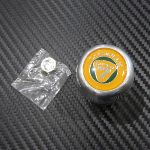 ティアドロップ型 アルミシフトノブTEAR DROP TYPE SHIFT KNOB ALUMINUMCATERHAMロゴバッジ付きサイズ(mm):高さ54、直径37ネジサイズ:3／8UNC