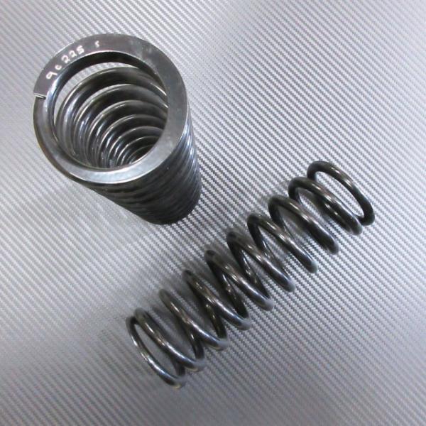 コイルスプリング ID:2.25in L:9in 225lb/in(4.01804kg/mm)Coil Springサイズ内径2.25インチ*長さ9インチ*硬さ225ポンド/インチ価格は1本の価格となります。