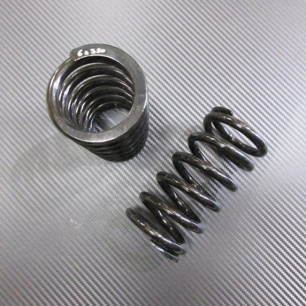 コイルスプリング ID:2.25in L:6in 350lb/in(6.25029kg/mm)Coil Springサイズ内径2.25インチ*長さ6インチ*硬さ350ポンド/インチ価格は1本の価格となります。