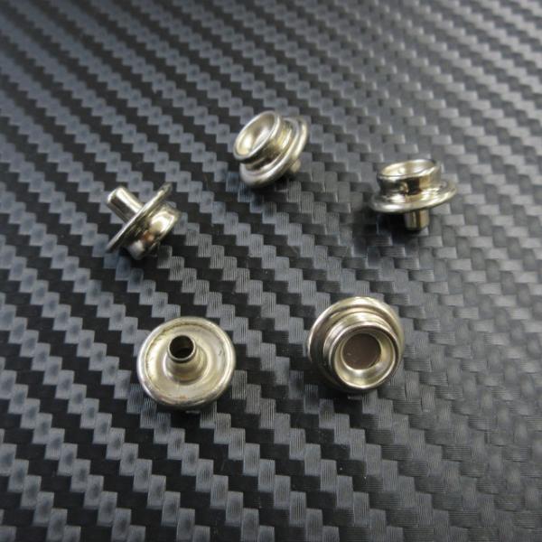 トノカバー用 ドュラブル ドット ファスナー　ベース　ボタンDurable dot fastener　Boot to Tonneauカラー：シルバーケーターハムのブーツカバーにトノカバーを留めたい時等に便利なスナップです。ベースに加締め用の...