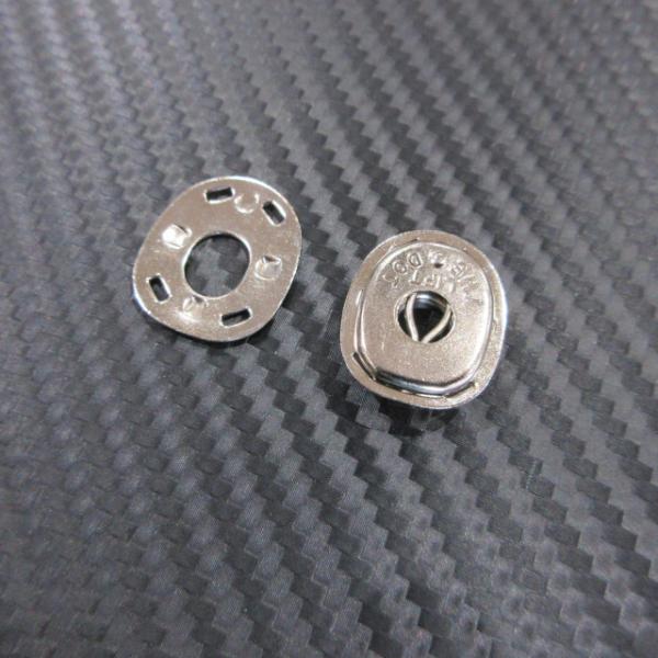 トノカバーファスナーソケット＆バックプレートセットLIFT THE DOT SOCKETケーターハムのブーツカバーにトノカバーを留めたい時等に便利なスナップソケットとバックプレートのセット品ですカラー：シルバー品番：T0018,T0019※...