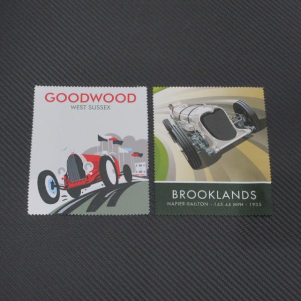 クラシックカー柄の眼鏡拭きですデザインをお選びください画像左：GOODWOOD WEST SUSSEX画像右：BROOKLANDS NAPIER-RAILTON 143.44MPH 1935サイズ（mm）：180*150※表示は1枚の価格で...