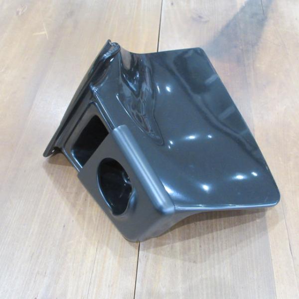 センターニーレストセット Rhd ／LOTUS ELISE S2 2ZZエンジン用FRP CENTERTUNNEL RHD 右ハンドル用ローバーエンジン搭載のELISE S2、材質：FRPカップホルダー、ニーパッド付き固定用接着剤、テープ付属