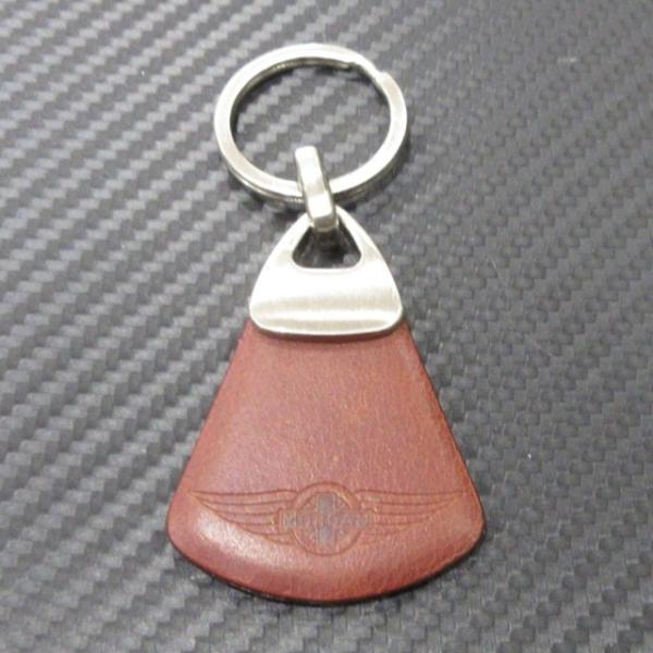 アクセサリー部タテ 68mmヨコ 50mm厚み 皮 3mm     金属部厚い部分 9mmキーリング 内径28mm