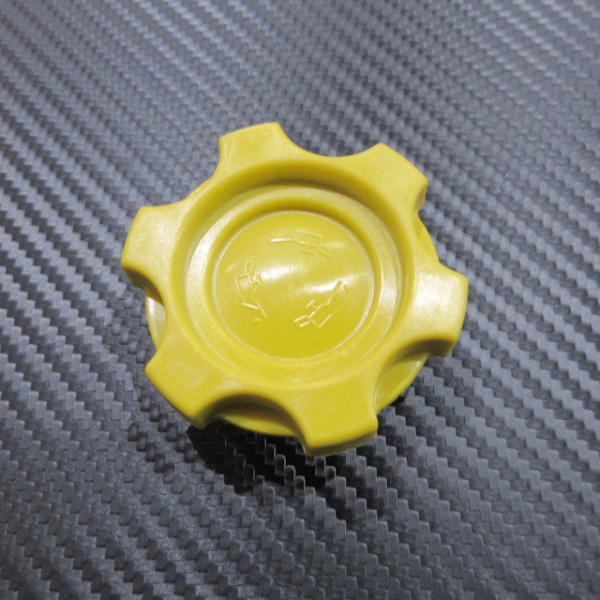 オイルフィラーキャップ　イエローOIL FILLER CAP(With Seal)yellow CATERHAM品番：A111E6039Sローバーエンジン用（ELISE,CATERHAM,)LQC100270