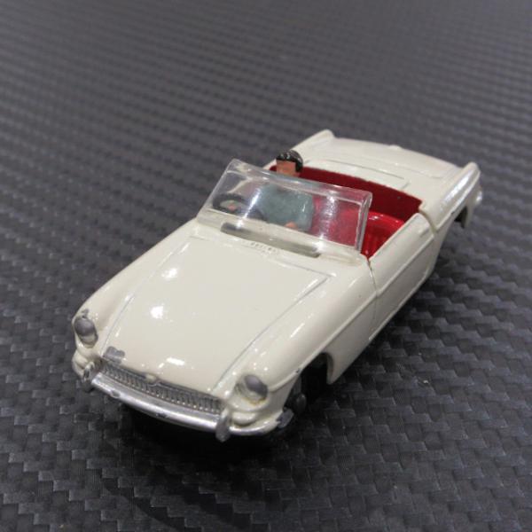 DINKY TOYS MODEL No.113 MGB ／ MECCANO LTD ENGLANDサイズ（ｍｍ）：85*34*30※手測りのため誤差があります外箱はありません中古品につき若干の傷みがありますご了承ください