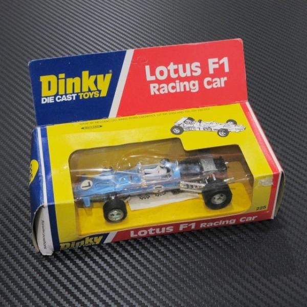 DINKY TOYS MODEL No.225 LOTUS F1 RACING CAR メタリックブルーディンキートイズのビンテージミニカーカラー：メタリックブルー箱サイズ（mm）：82*170*100古いものですので外箱に傷み、汚れがあり...
