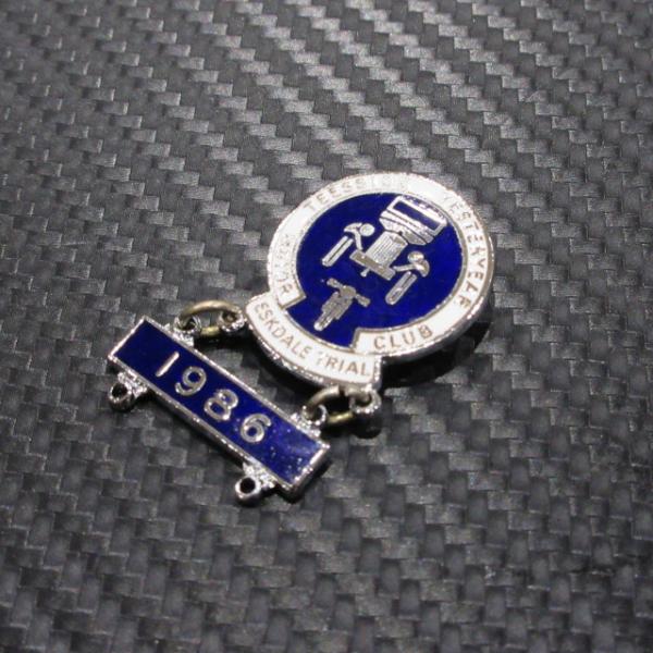 ESKDALE TRIAL MOTOR TEESSIDE YESTERYEAR CLUB エナメル ピンバッジ ／ 1986サイズ（mm）：45*25*2（年号プレート含む）針長さ（mm）：15刻印：CAXTON KEW SURREY※中古...