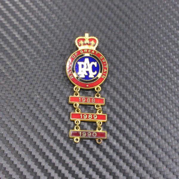 RALLY OF GREAT BRITAIN RAC エナメル ピンバッジ 1988-1990RAC ラリーオブグレートブリテンのヴィンテージピンバッジですエナメルが美しい逸品ですサイズ（mm）：全長76、幅28、厚み2（年号プレート含む）...