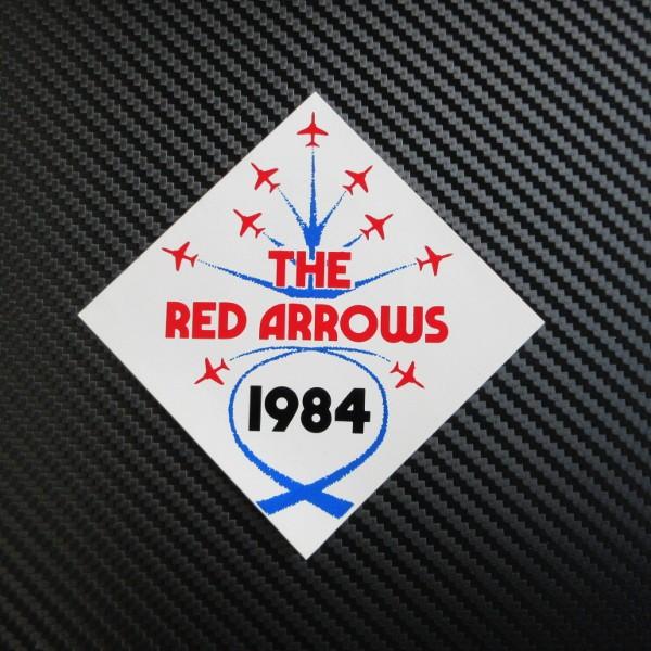 【Peter Warrコレクション】貴重な当時物の希少ステッカー1984THE RED ARROWSサイズ(mm):100*100外張り用ステッカー経年により表面汚れ、縮み等みられます。ご了承願います。