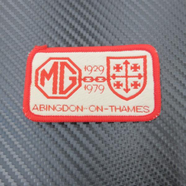 MG ABINGDON-ON-THAMES クロスバッジ レッドMG ABINGDON-ON-THAMES CLOTH BATCHサイズ（ｍｍ）52*90*1.5※裏面の糊なし※ネコポス対応商品T-152