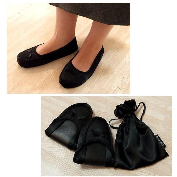 リボン ブラック 携帯シューズ 携帯スリッパコンパクトに折りたたんで携帯できる、リボンが付いた携帯シューズです。旅先での履き替え用、保護者会や説明会、卒入学式など、学校行事にもぴったりな携帯スリッパ。ポーチ付きです。 -----------...