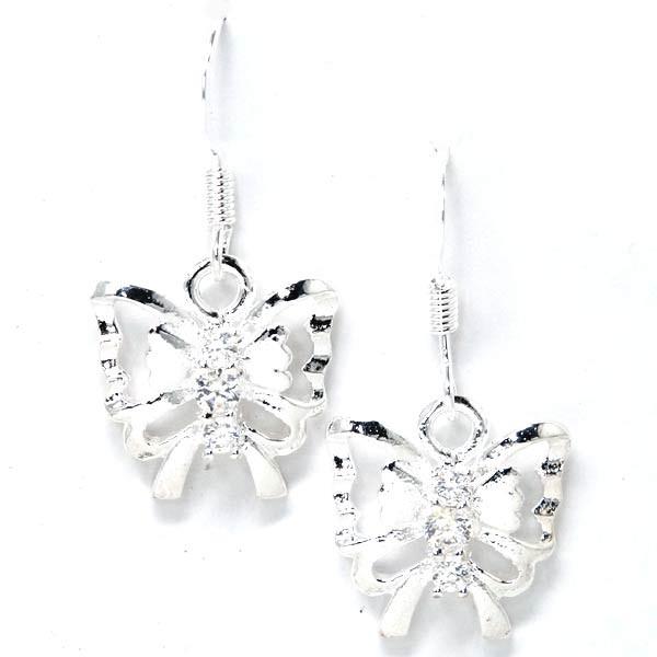 ★商品のサイズ★　　【全長/フックを含む】約28mm　　【蝶】縦/約13mm×横幅/約14mm　　【重さ】約1.5g★素材★　　合金・シルバーコーティング＋クリアキュービックジルコニア