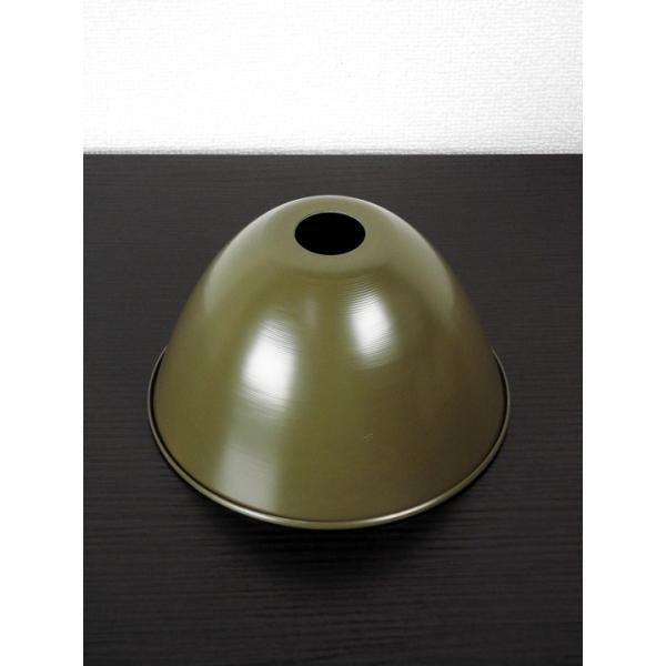 米軍の大型フィールドテント等で使用される、RHIMCO製のランプシェードが入荷しました！　以前、ソケット＆コードセット込で販売していましたが、今回はリクエストにお応えしてシェードのみをリーズナブルに販売させていただきます。　ややマットなOD...