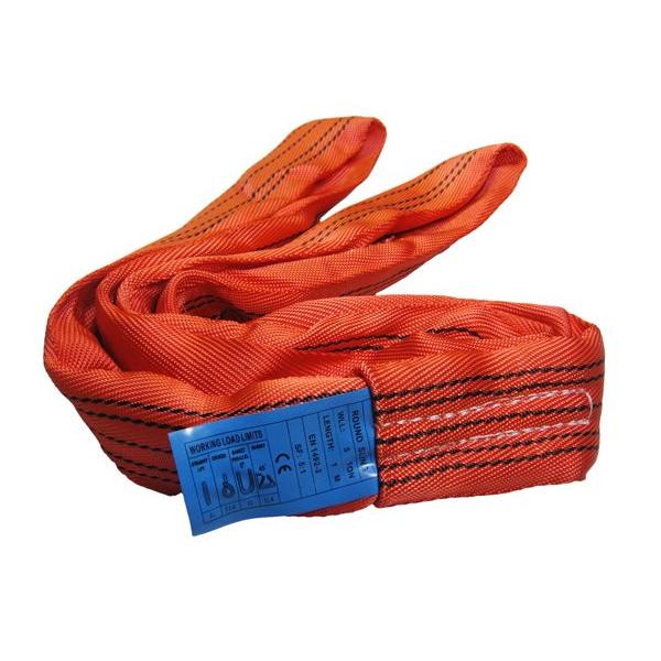 強力なポリエステル原糸の素線をロープ状に束ね表面布で包んだ、エンドレス状のスリングです。ベルトスリングより幅広で、あらゆる荷姿にマルチになじみ、歪な形の玉掛け作業でも安定性は抜群です。[仕様]使用荷重：5000kg幅：70mm長さ：2m[材...