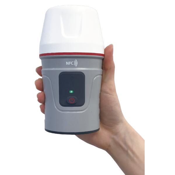 世界初のレーザーRTK測量ができるGNSS受信機。底面からレーザー照射したポイントの座標を瞬時に計算。従来のポールでは困難だったポイントが、測定可能になりました。RTKポールでは遠くて届かない場所、交通量の多い場所、危険をともなう場所、衛星...