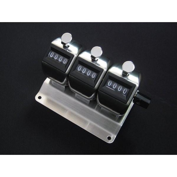 ●ステンレス製数取器は押しボタンを一回押すたびに数字が一つ進み、9999までカウントできます。●表示窓に拡大レンズを採用しているため、カウント数が大きく見えやすくなっています。●カバーはサビに強いステンレス（SUS304）、●内部機構の耐摩...