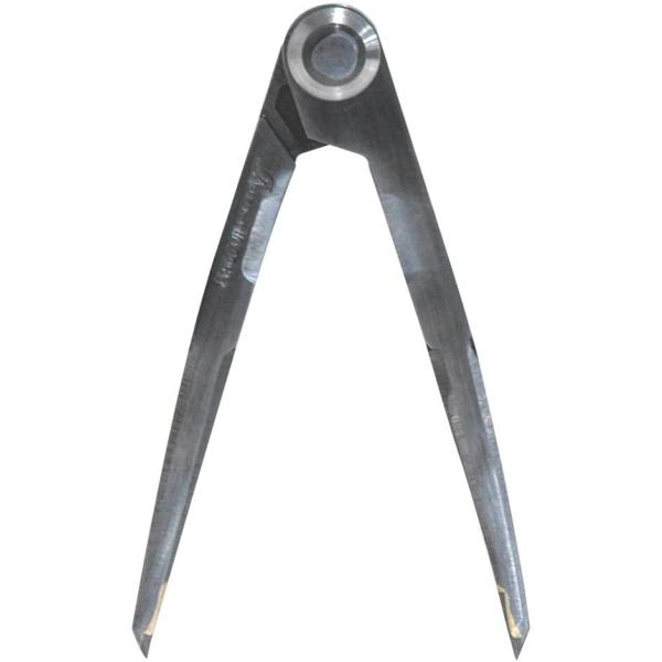 ●硬質クロムメッキ処理・熱処理等が施された硬い金属にもケガけます。●先端端超硬チップ付なので摩耗しにくく長持ちします。[仕様]●本体サイズ 100×17×19mm●使用範囲半径 100mm●製品質量 70g●材質：炭素鋼（先端超硬チップ）