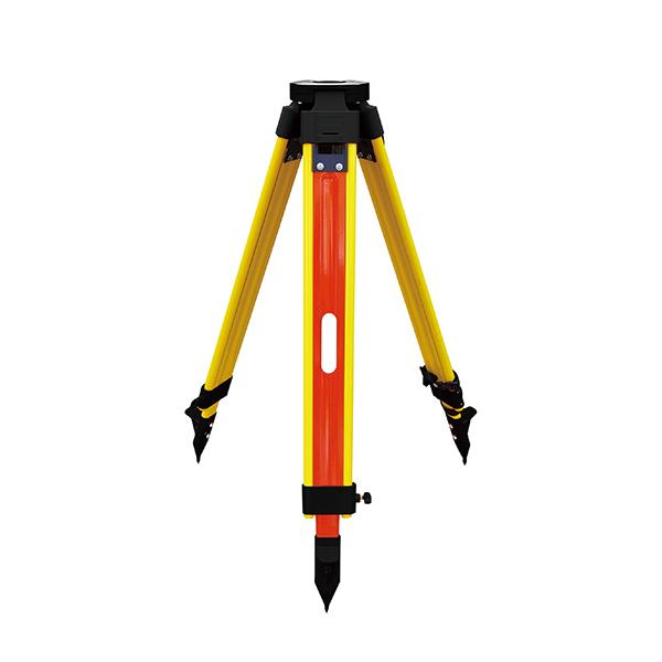 高精度の測量に従来品との違いを発揮。木材にこだわり、収納時に手を挟まない独自の設計を取り込みリニューアル。[仕様]製品コード:TW2-170L仕様:平面・5/8″質量:6.5kgヘッドカバーは標準付属品です。