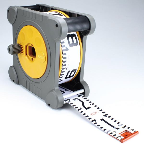 写真撮影用巻尺。工事、災害、事故、スポーツなどの記録作成、証明用に最適。●先端金具まで両サイド!!  180°回転金具を標準装備先端金具も両サイド目盛付。基点位置を明確に示します。先端の固定に便利な180°回転金具も標準装備。●両サイド目盛...