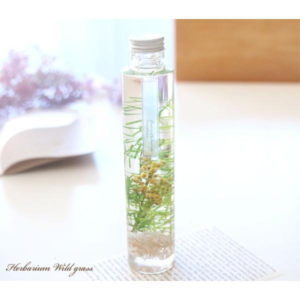 サイズ：ガラス瓶：約φ4.5×H21.4cm素材：プリザーブドフラワー、ドライフラワー、ハーバリウム専用オイル（ミネラルオイル）、ガラス瓶、ペーパーラベル※当店では、100％純粋なミネラルオイルを使用しております。備考：■ハーバリウムについ...