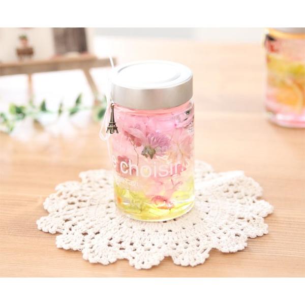 入学祝い、就職祝い、合格祝いなどに、ハーバリウムを贈ってみませんか？こちらは、春・桜をイメージして作った、ジャムボトル風ガラス瓶のハーバリウムです。桜道、桜並木をイメージしたこちらのハーバリウム、お祝いにプレゼントするのに最適です♪サイズ：...