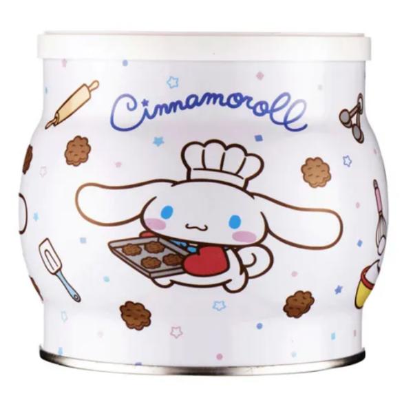 コペンハーゲン シナモロール チョコチップクッキー缶 250g、お取り寄せ、当店出荷商品です。サンリオの人気キャラクター「シナモロール」と、デンマーク王室御用達ブランドとして知られるクッキーカンパニー「KELSEN（ケルセン）」がコラボレー...
