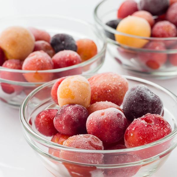 大橋さくらんぼ園 冷凍さくらんぼミックス 500g×12袋、送料無料です。北海道の大橋さくらんぼ園で、有機質肥料のみを使用し50年。完熟するまで樹上においたさくらんぼを急速冷凍しました。当農園で栽培している60品種の中から、人気の品種を詰め...