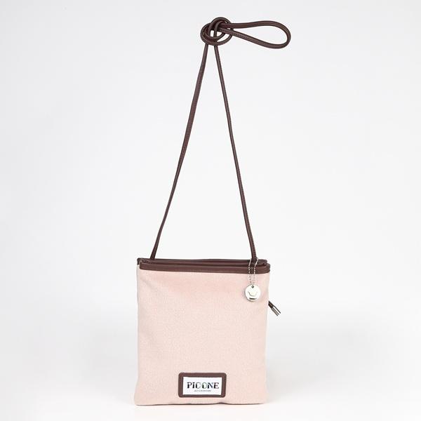 ピッコーネ　PICONE　ショルダーバッグ　PICO6205商品のサイズ実測サイズ　W21cm×H23cm×D3cm　ショルダーストラップ最長130cm（調整可）実測サイズの多少の誤差はご容赦ください。商品の紹介素材：表 ポリエステル・ウー...
